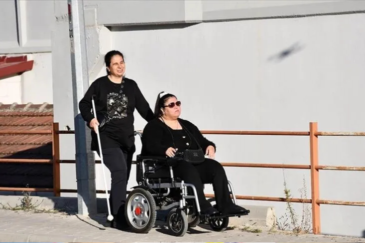 Çiler ve Nurcan’ın Örnek Dayanışması - Yaşadıkça